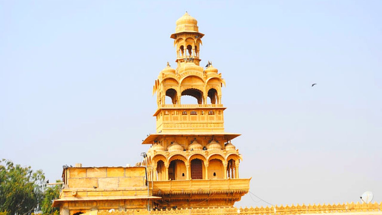 11 Best Tourist Places to visit in Jaisalmer - Roshan Panjiyara